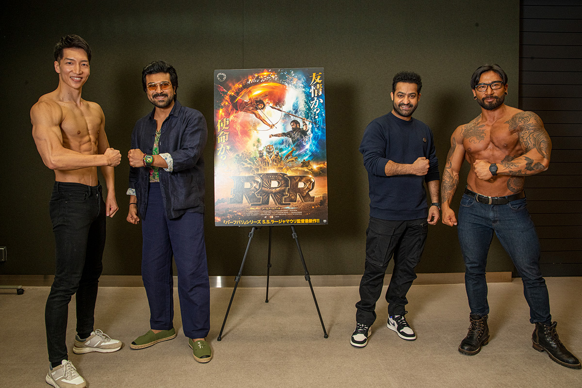 インド映画「RRR」主演NTRJr、ラーム・チャランさんへインタビュー(10/31) - マッチョフリー素材サイト『マッスルプラス』